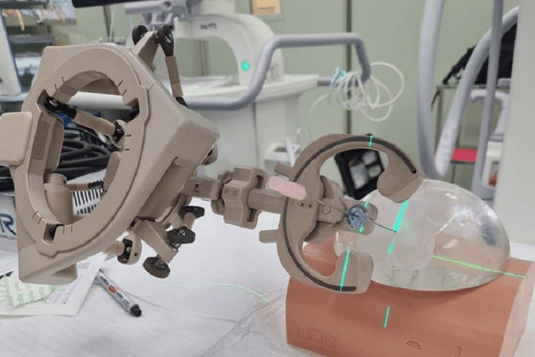 AI-enabled surgical robot shows promise in automating renal access for ...